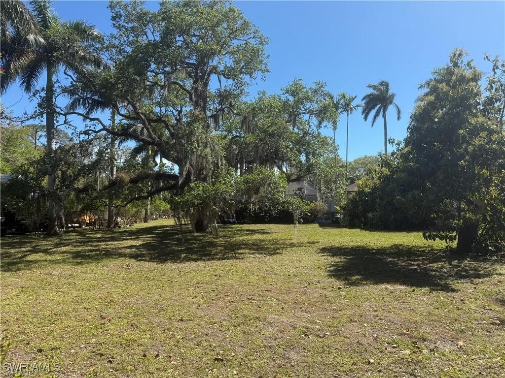 1063 Shadowlawn Drive, Naples, FL, 34104 | MLS: 225076807 | Edina Realty