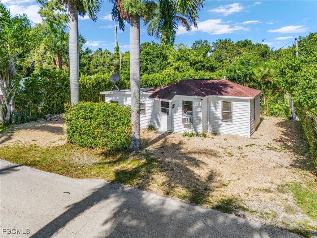 1119 3rd Way, North Fort Myers, FL, 33903 | MLS: 2025000028 | Edina Realty