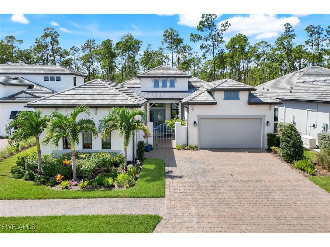 16221 Verilyn Circle, Naples, FL, 34110 | MLS: 225075976 | Edina Realty