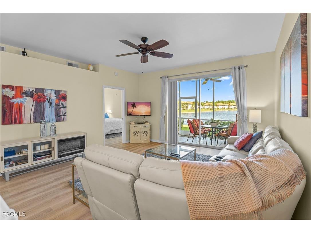 510 Robin Hood Circle #101, Naples, FL, 34104 | MLS: 2025019280 | Edina ...