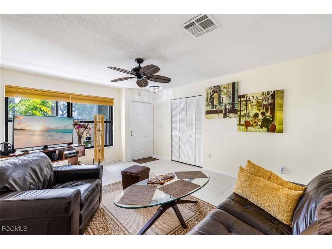 55 Emerald Woods Drive #C9, Naples, FL, 34108 | MLS: 2025011090 | Edina ...