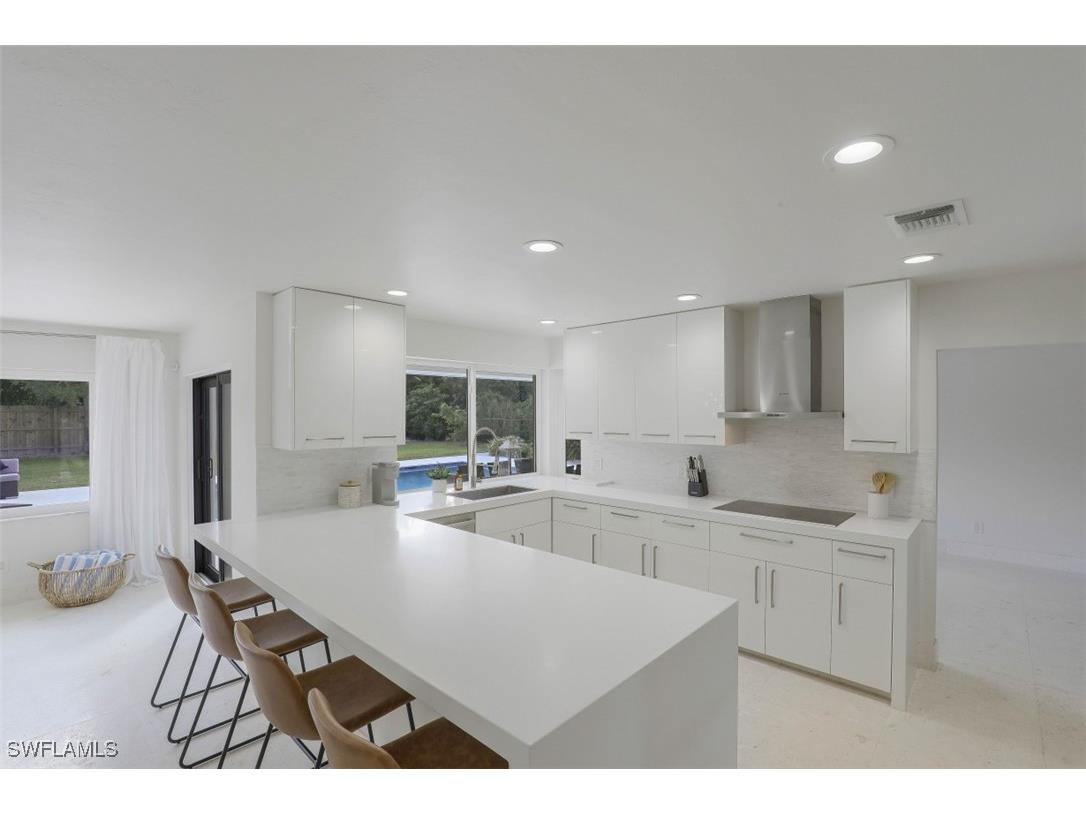 796 Ketch Drive, Naples, FL, 34103 | MLS: 225076321 | Edina Realty