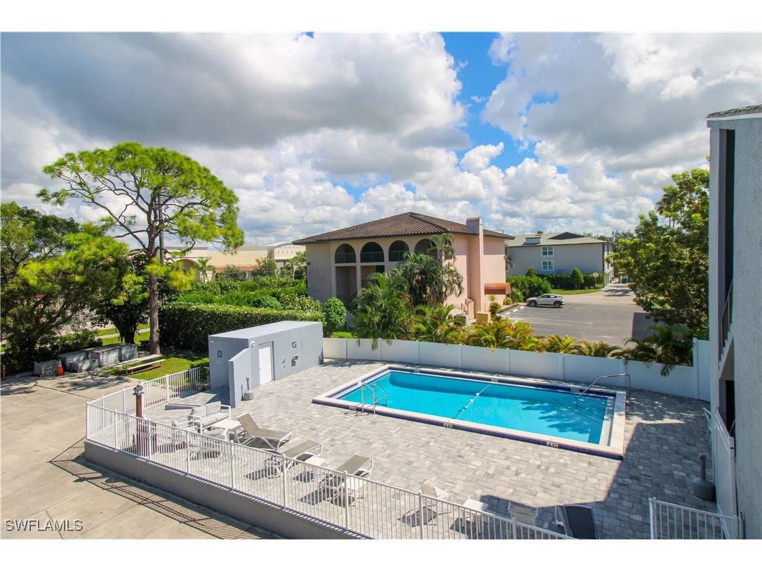 826 Wiggins Pass Road #301, Naples, FL, 34110 | MLS: 225072652 | Edina ...