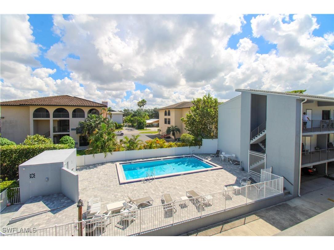 826 Wiggins Pass Road #301, Naples, FL, 34110 | MLS: 225072652 | Edina ...