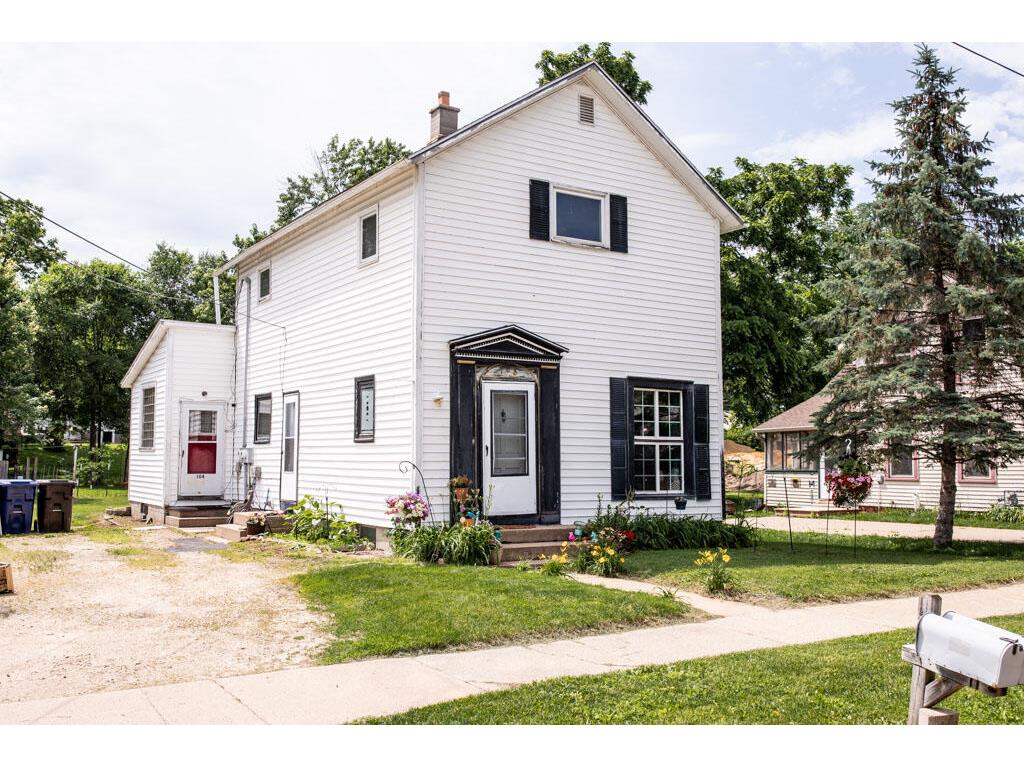 108 N Tyler, Sparta, WI, 54656 | MLS: 1923374 | Edina Realty