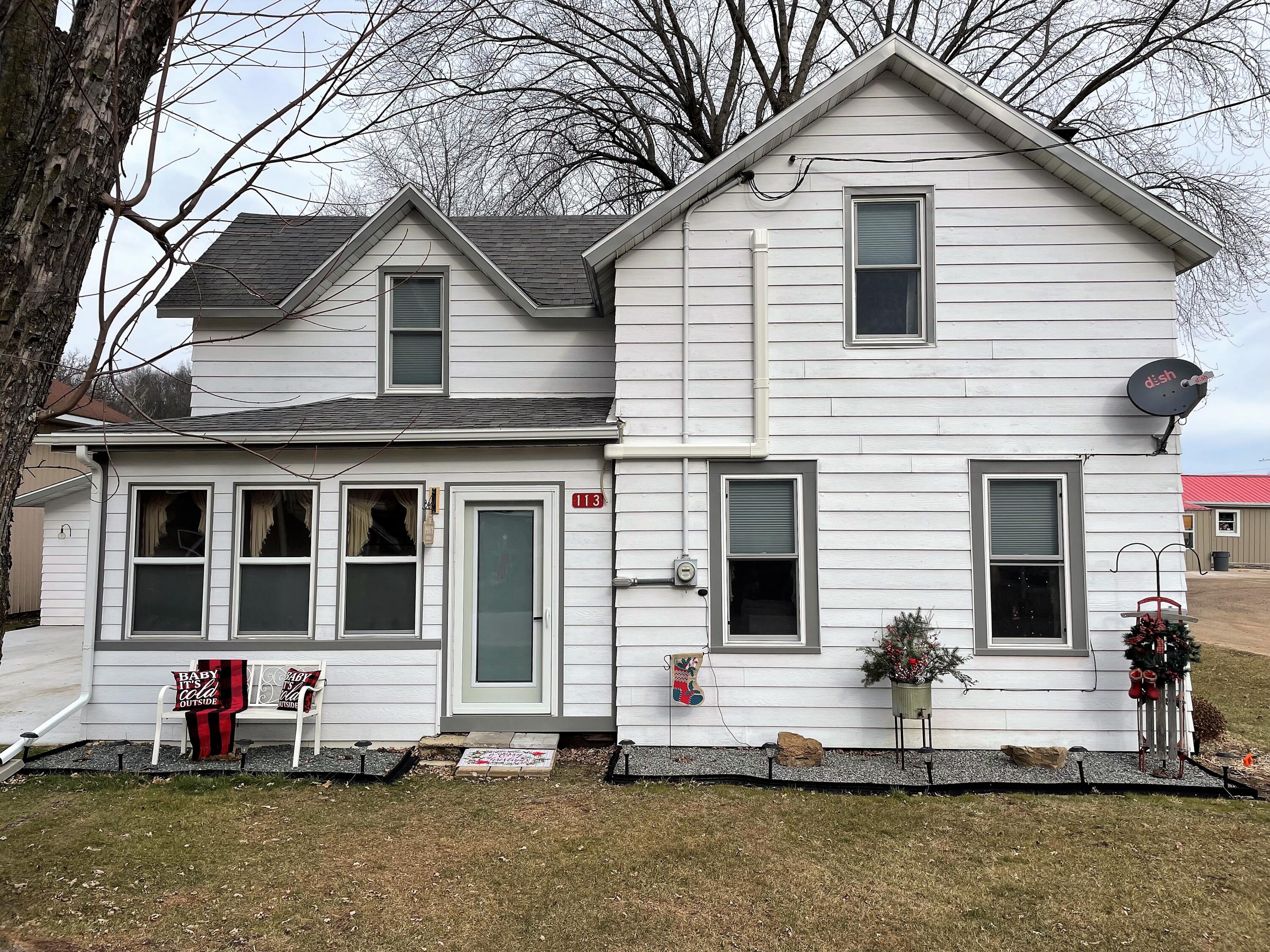 113 2nd Ave, Melvina, WI, 54619 | MLS: 1819811 | Edina Realty