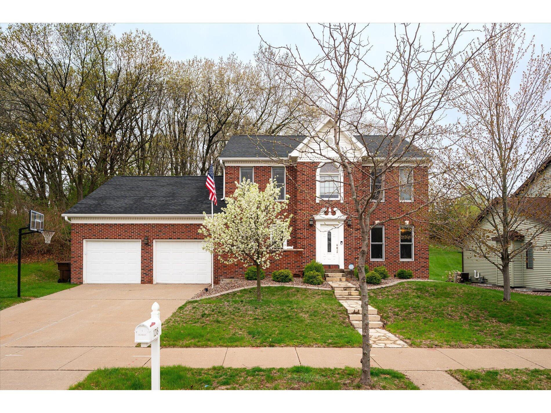 1218 Red Cedar, Onalaska, WI, 54650 | MLS: 1916495 | Edina Realty