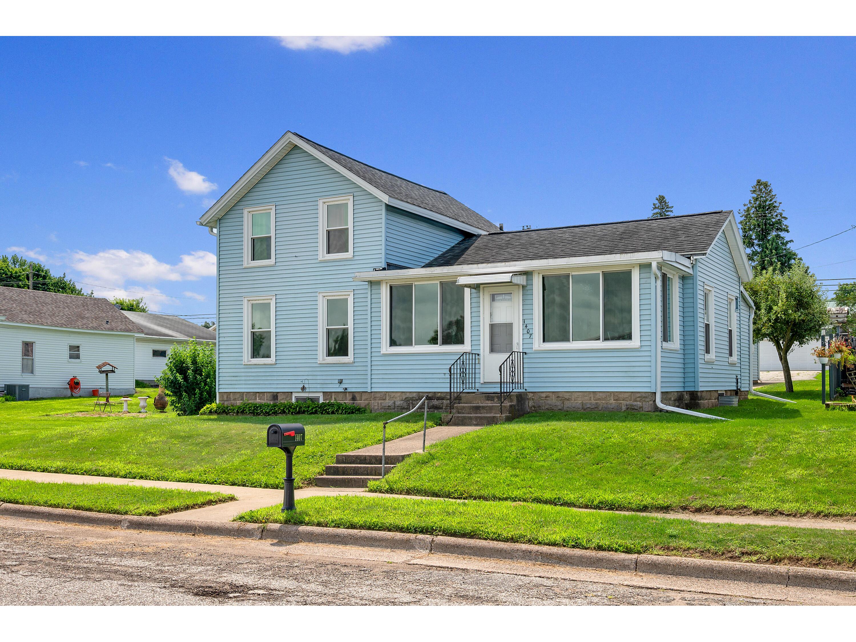 1407 Bangor, Bangor, WI, 54614 | MLS: 1928195 | Edina Realty