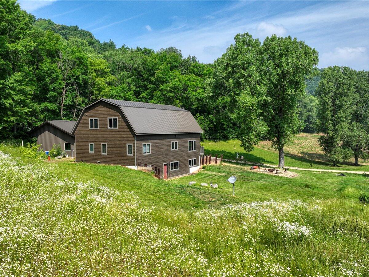 25091 Manhattan, Portland, WI 54656 | MLS: 1854575 | Edina Realty