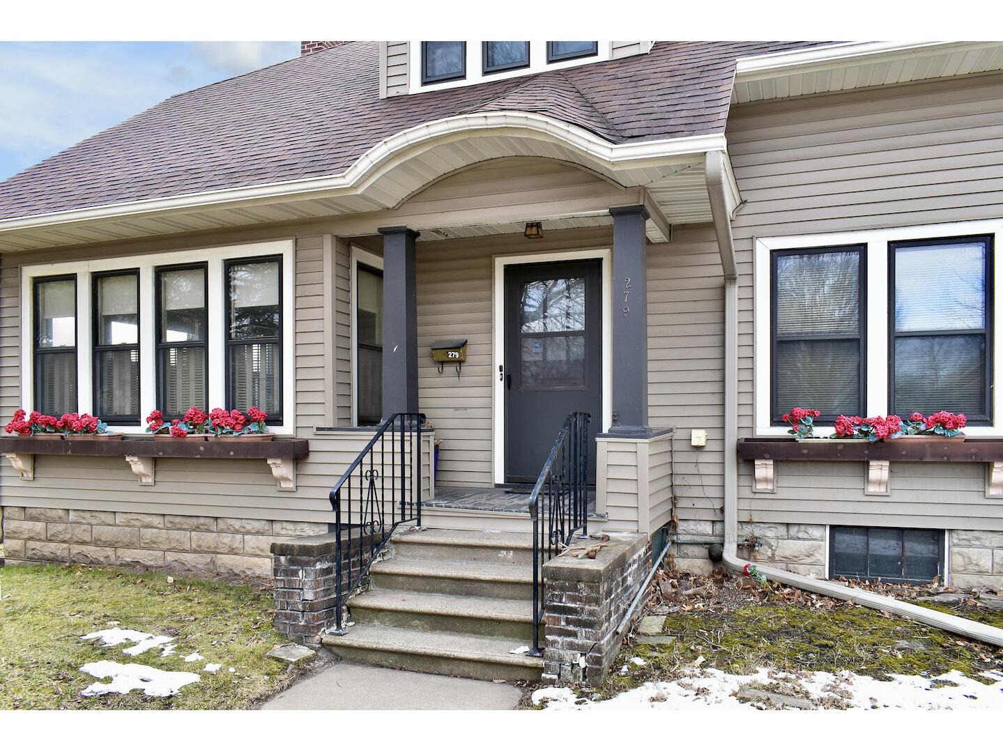 279 5th, Winona, MN, 55987 | MLS: 1867929 | Edina Realty