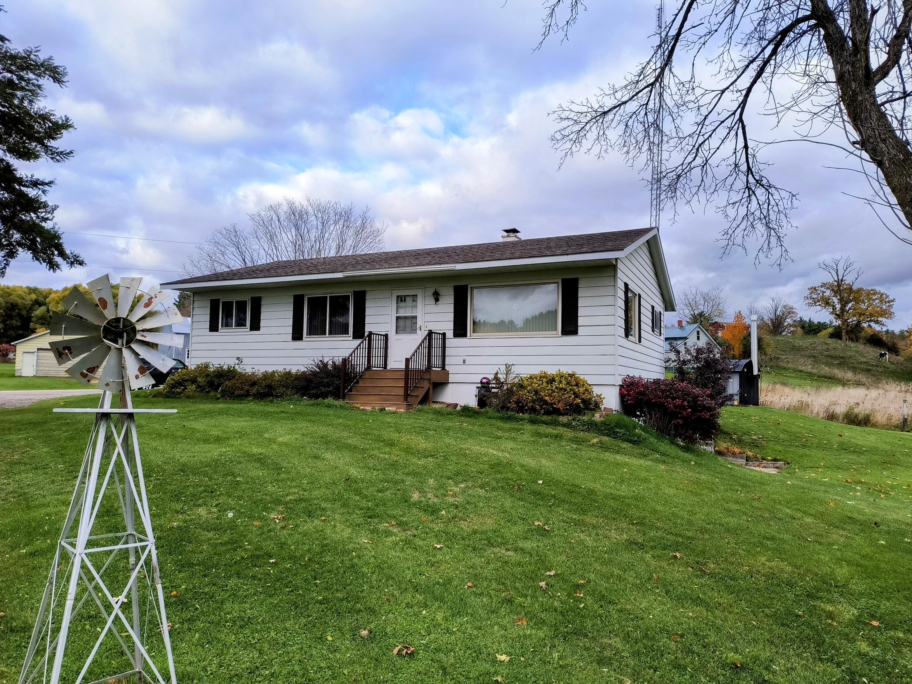 29444 State Highway 131, Sheldon, WI, 54648 | MLS: 1855137 | Edina Realty