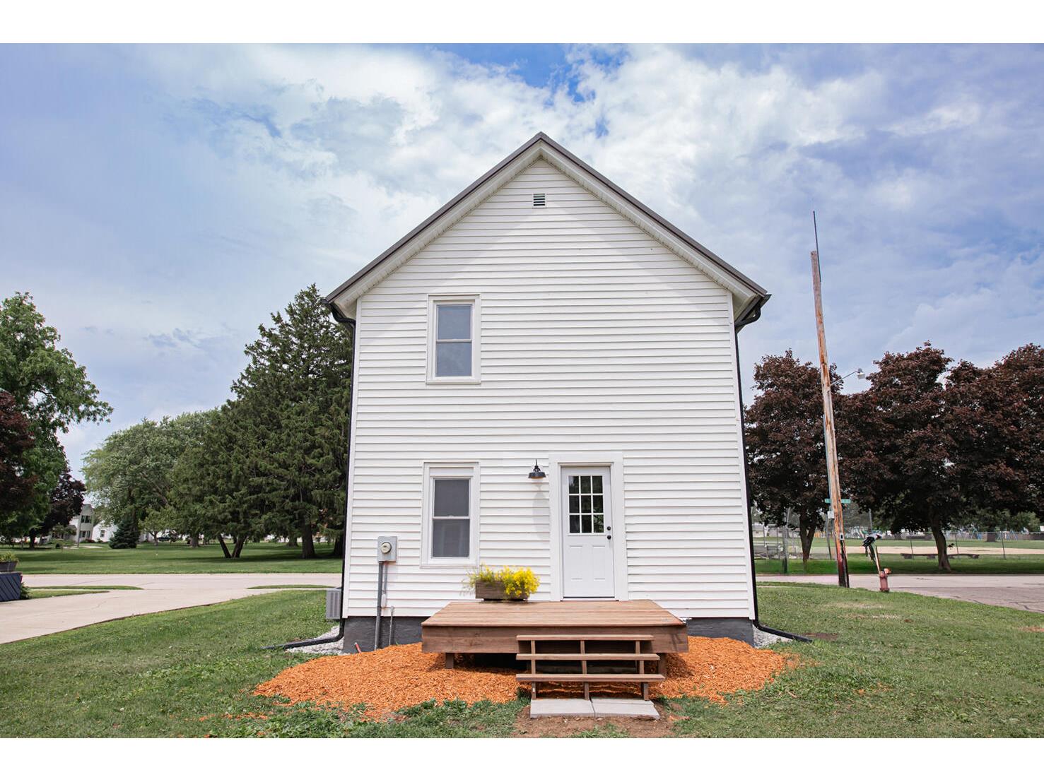 322 Jefferson, Caledonia, MN, 55921 | MLS: 1922757 | Edina Realty
