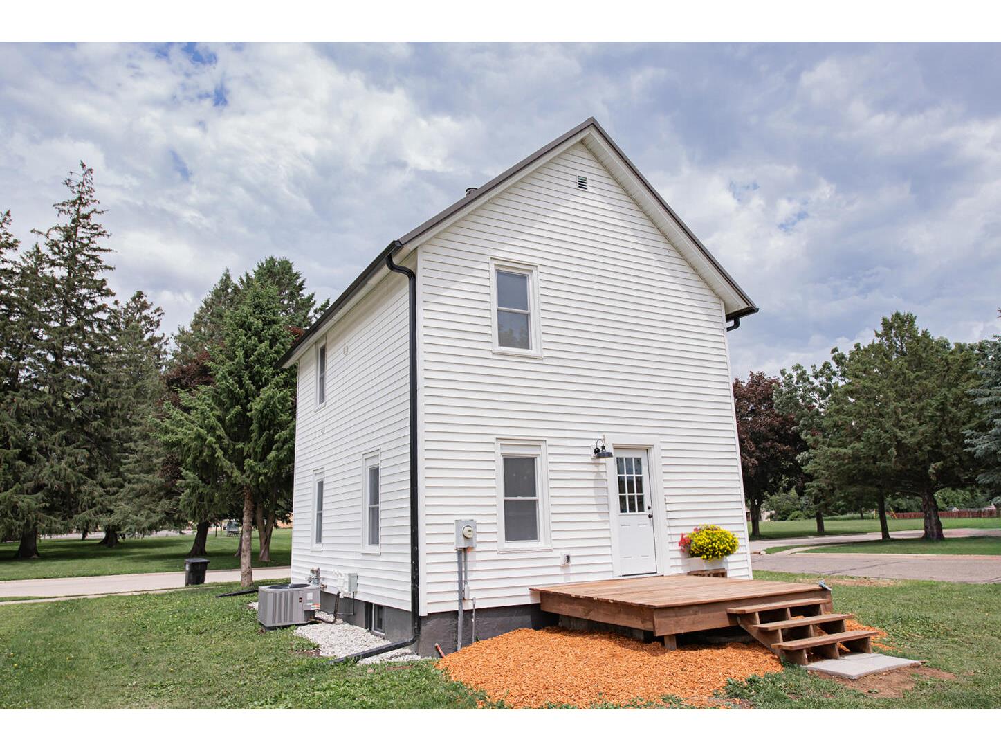 322 Jefferson, Caledonia, MN, 55921 | MLS: 1922757 | Edina Realty