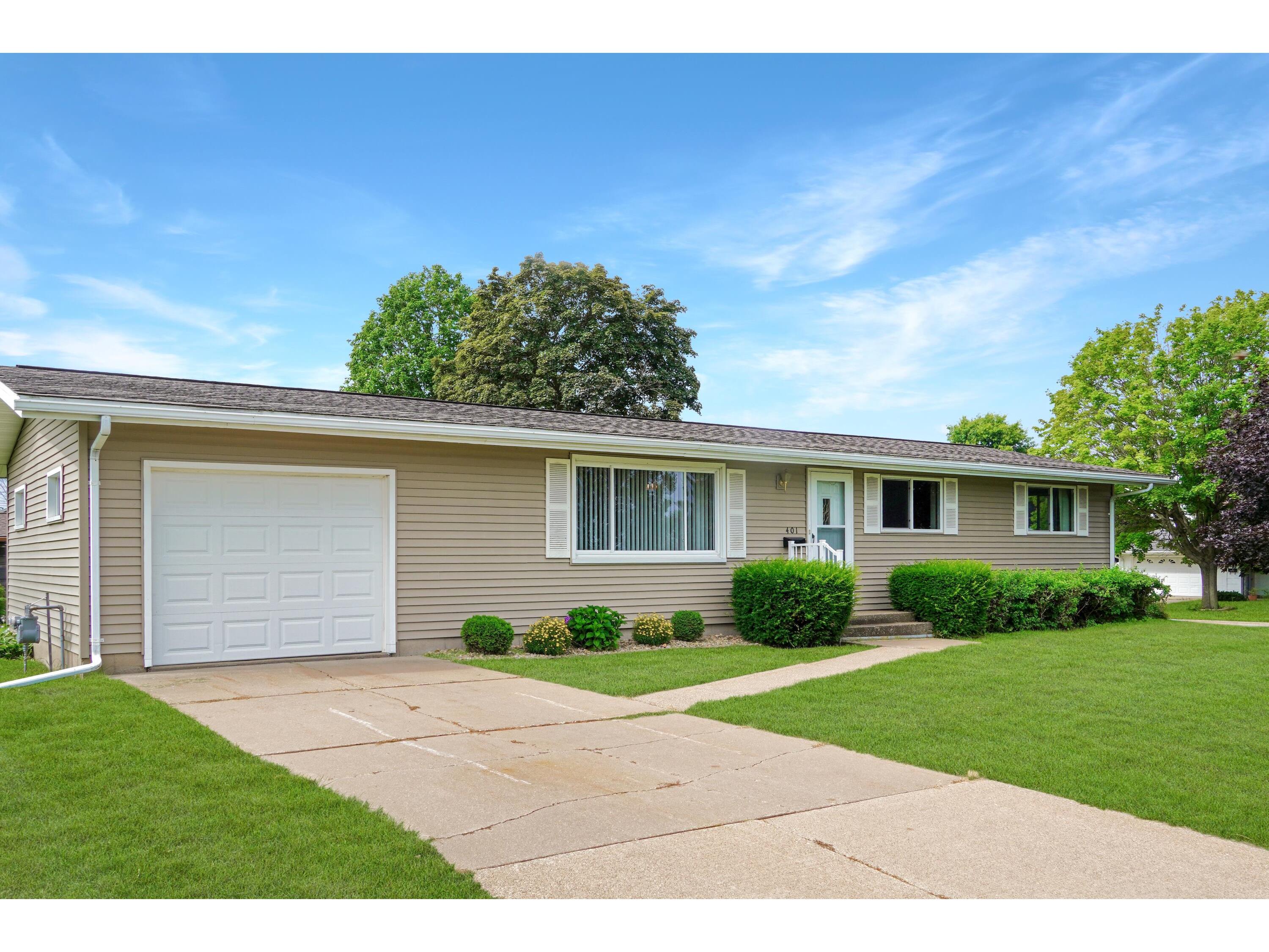 401 Sherry, Viroqua, WI, 54665 | MLS: 1928164 | Edina Realty