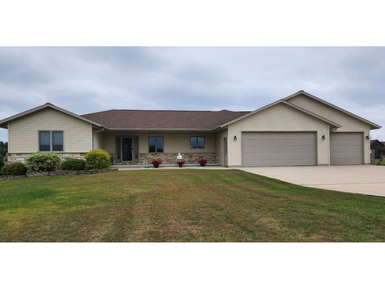 4701 Harley RD, Newton, WI, 54220 | MLS: 1811546 | Edina Realty