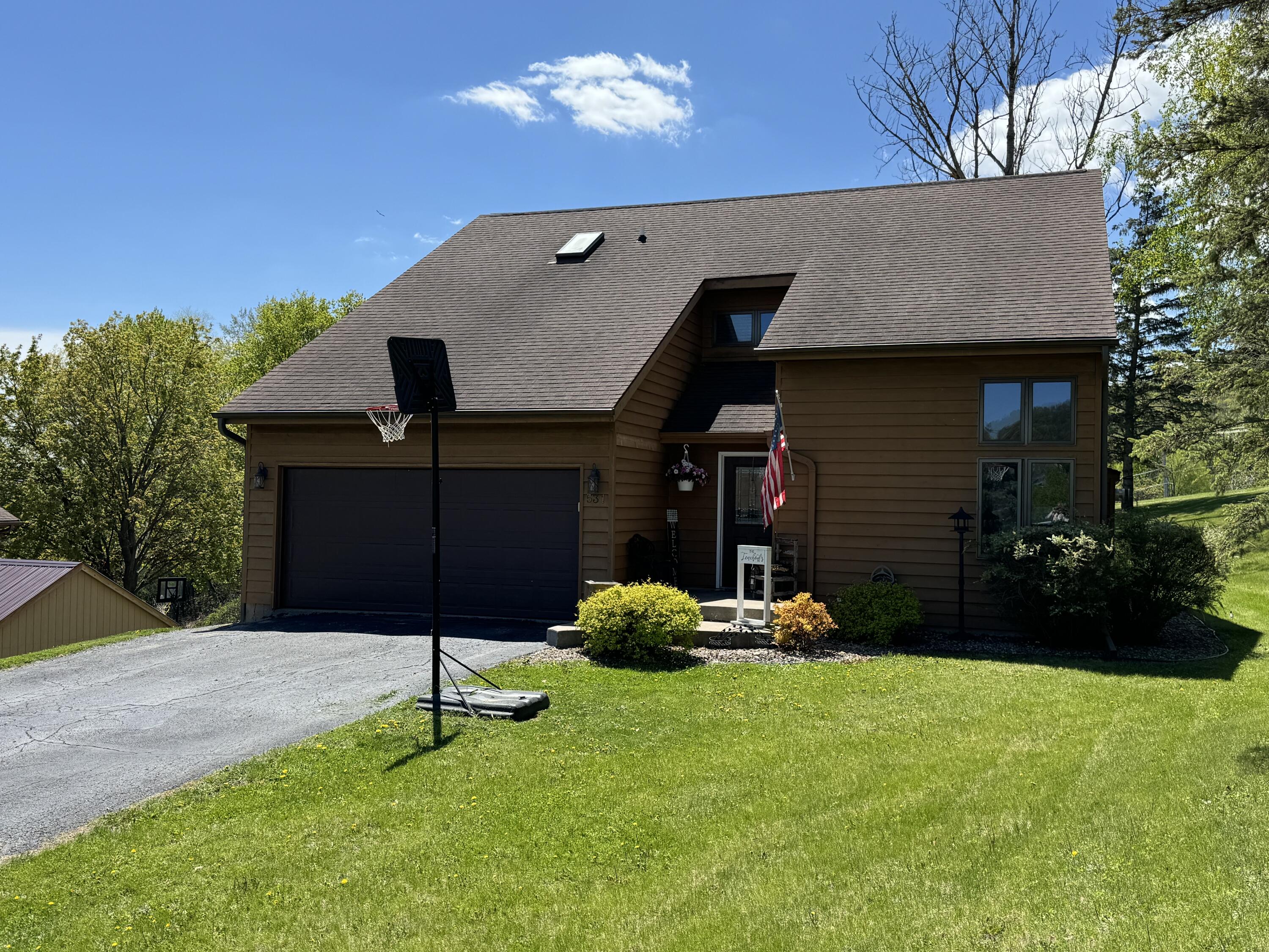 531 Jonathan, La Crescent, MN, 55947 | MLS: 1868813 | Edina Realty