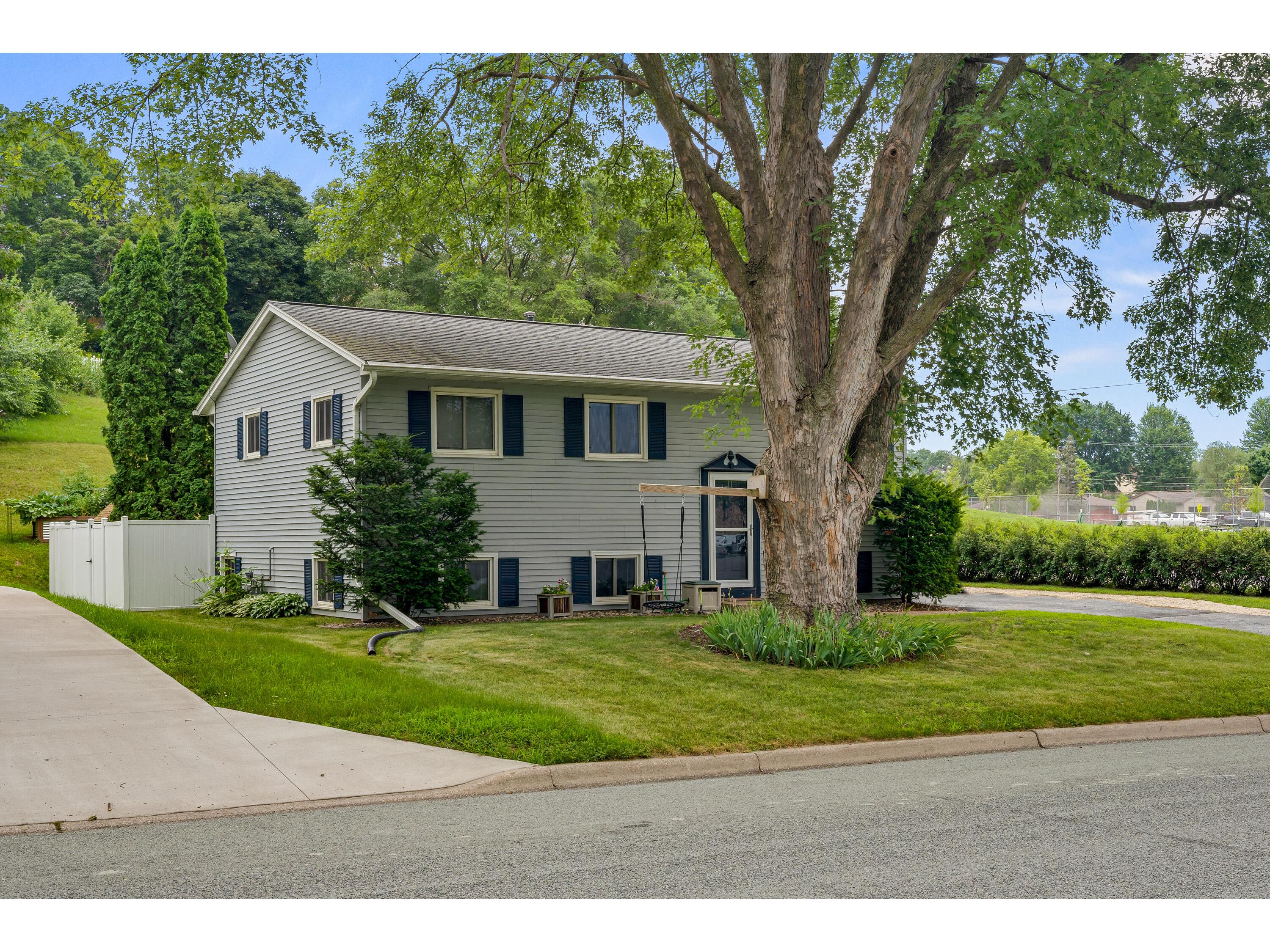 802 6th, Onalaska, WI, 54650 | MLS: 1927239 | Edina Realty