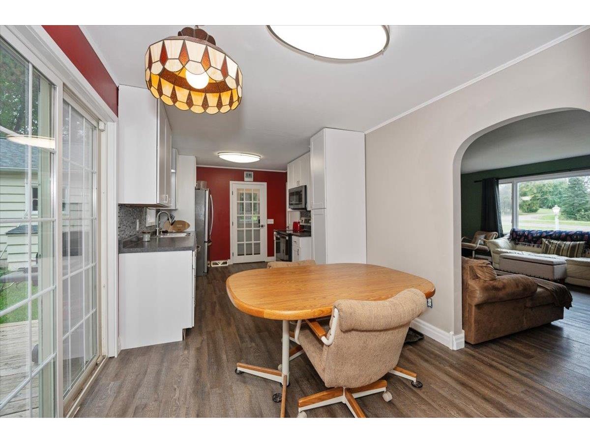 109 Hwy 61 W, Esko, MN, 55733 | MLS: 6122026 | Edina Realty