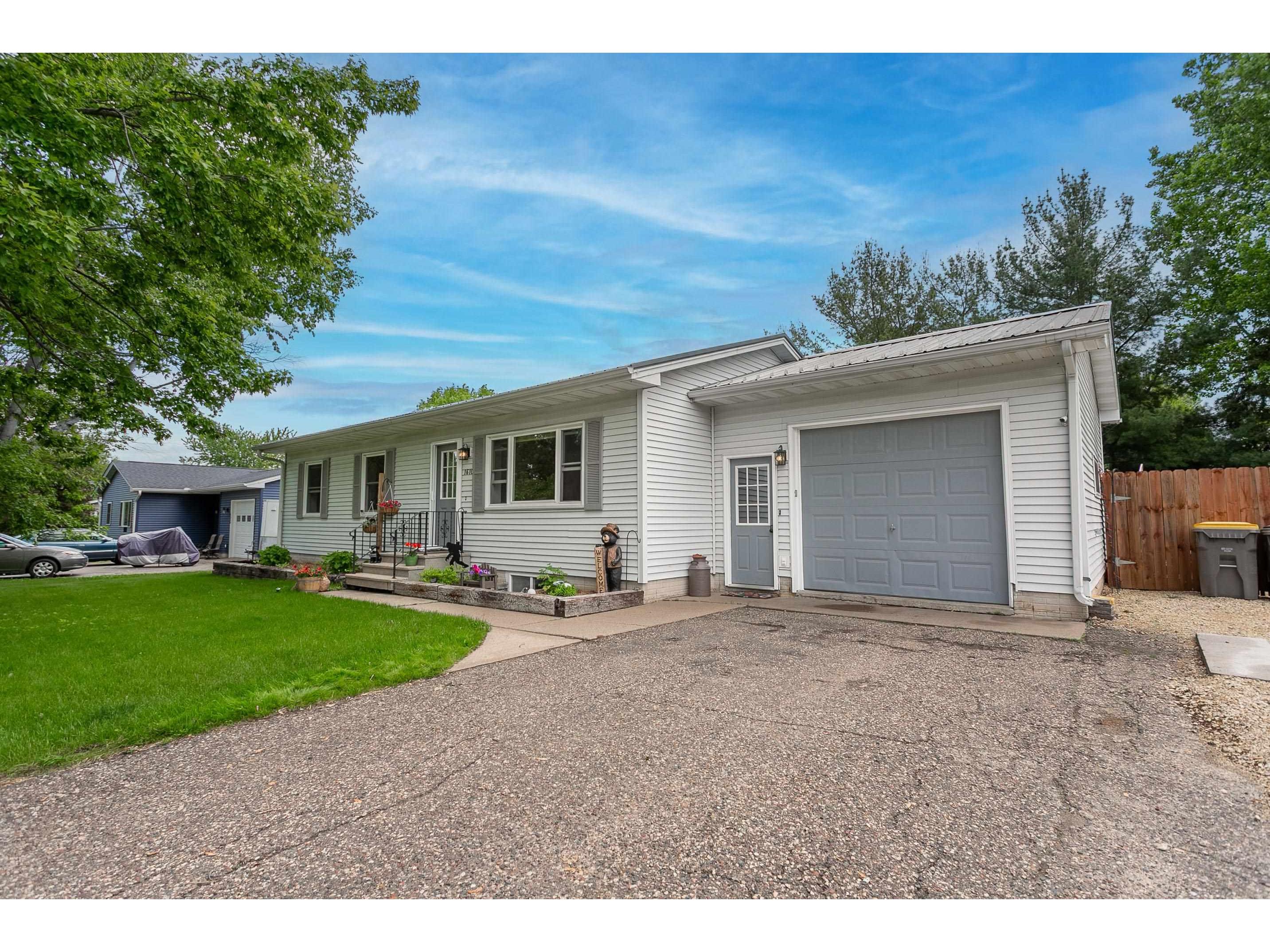 1610 5th Ave, Baldwin, WI, 54002 | MLS: 6119768 | Edina Realty