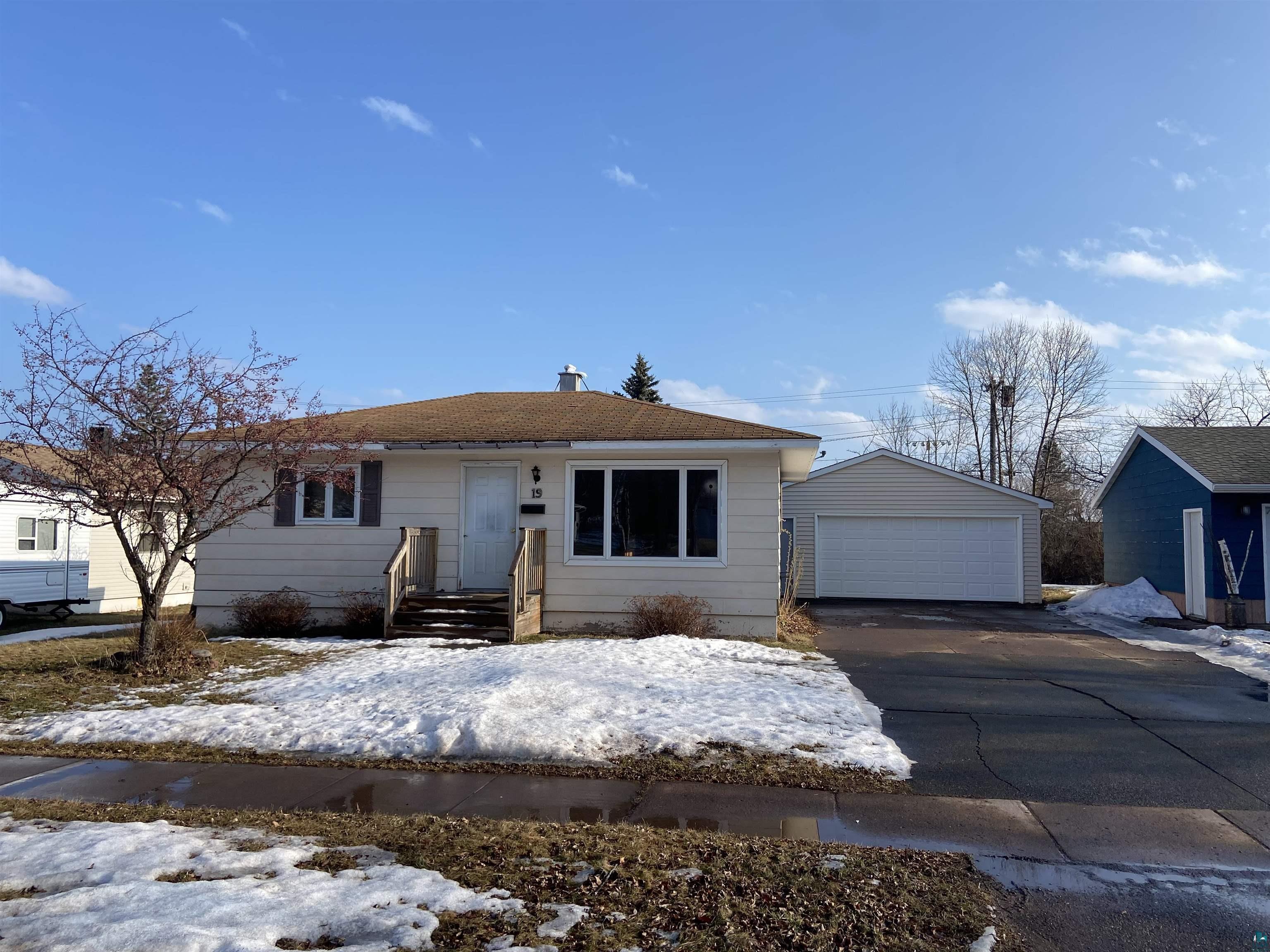 19 Edwards Dr, Silver Bay, MN, 55614 | MLS: 6112248 | Edina Realty