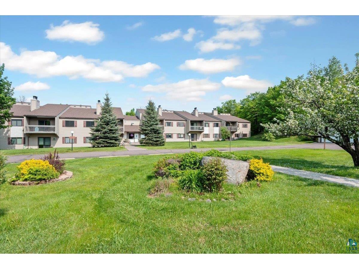 20 Village Dr, Duluth, MN, 55810 | MLS: 6118758 | Edina Realty
