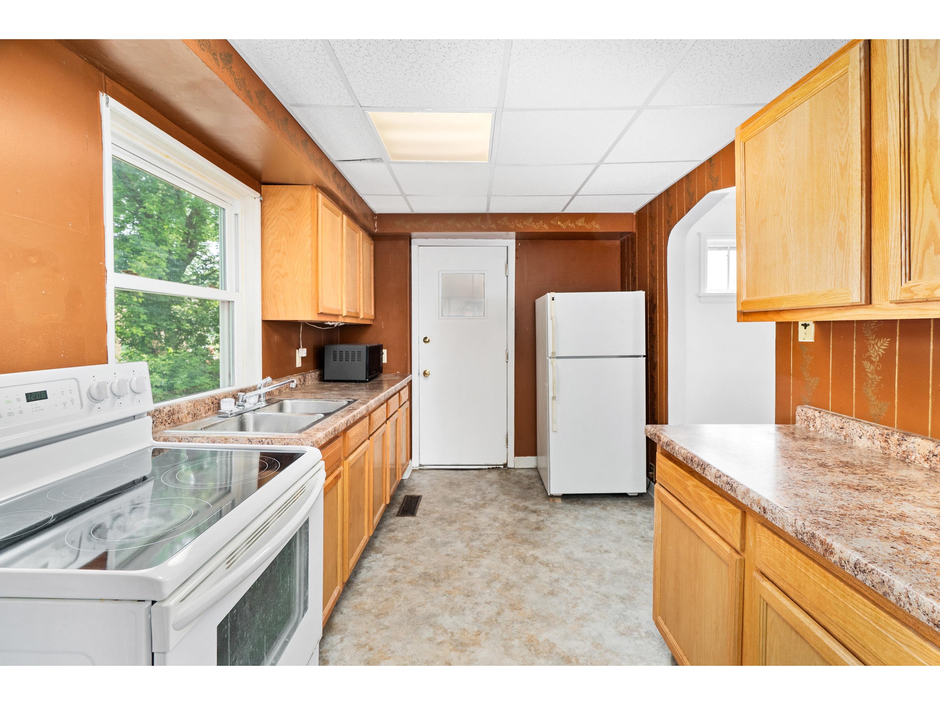 220 N 27th Ave W, Duluth, MN, 55806 | MLS: 6121087 | Edina Realty