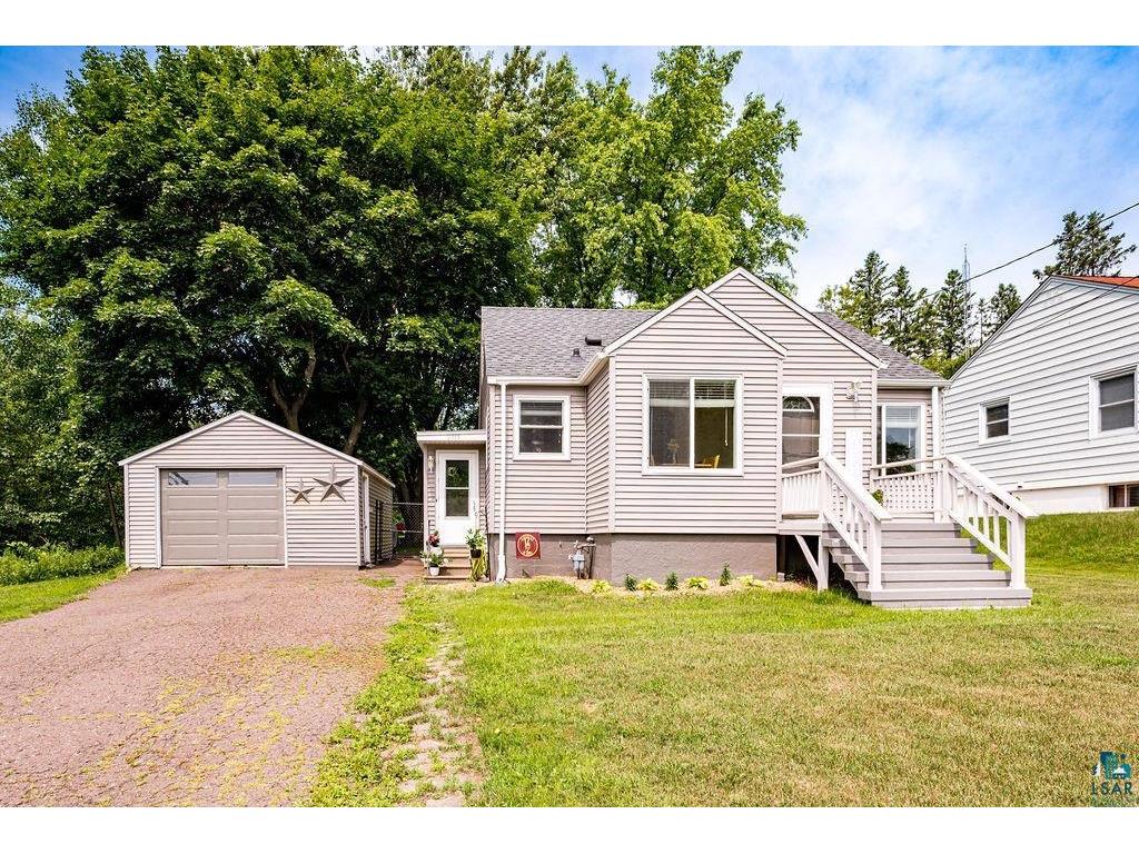 2315 Hillcrest Dr, Duluth, MN, 55811 | MLS: 6109665 | Edina Realty