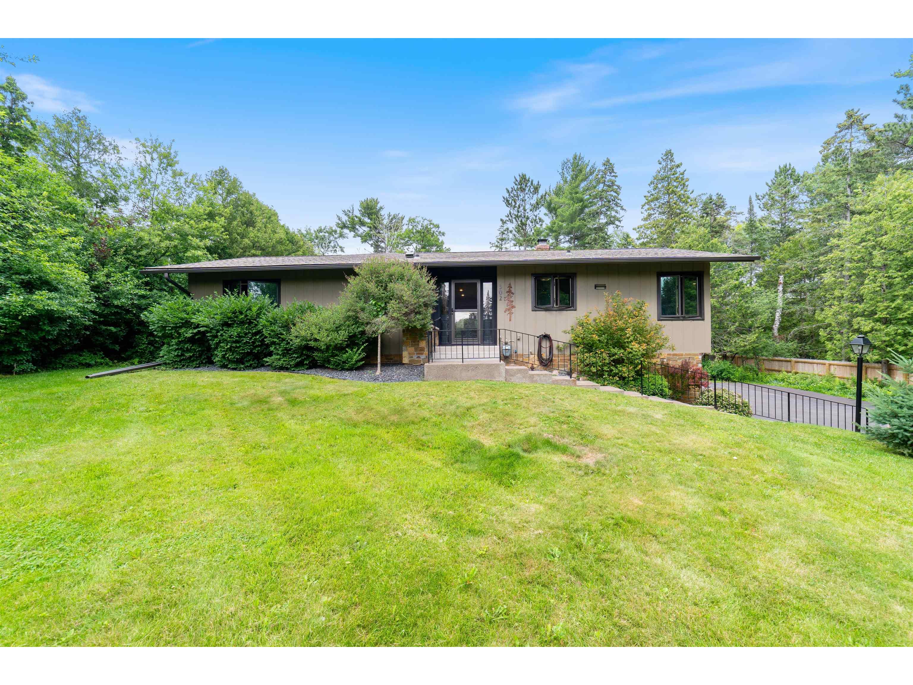 302 N 34th Ave E, Duluth, MN, 55804 | MLS: 6120882 | Edina Realty