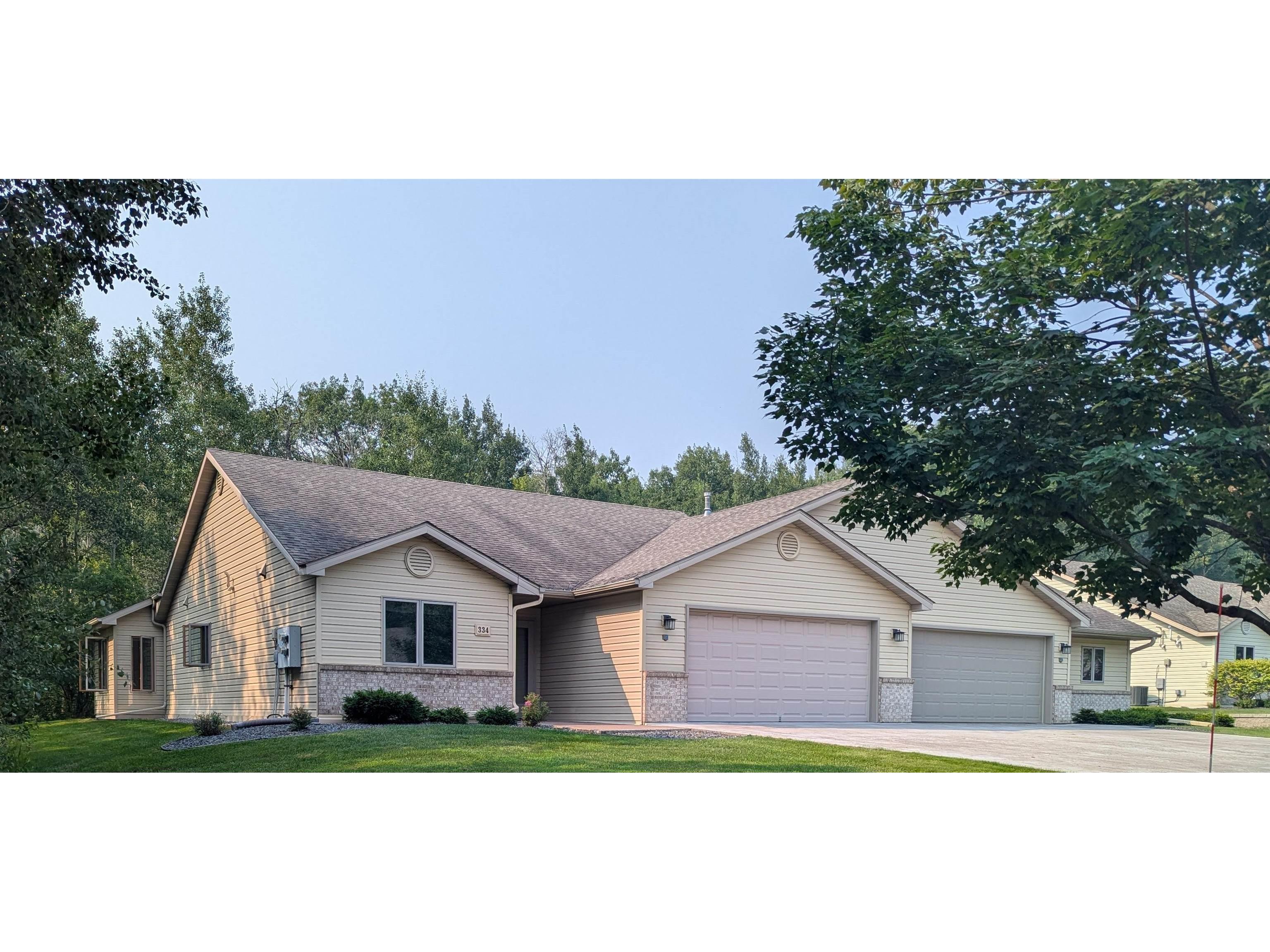 334 Hickory St, Duluth, MN, 55811 | MLS: 6121035 | Edina Realty