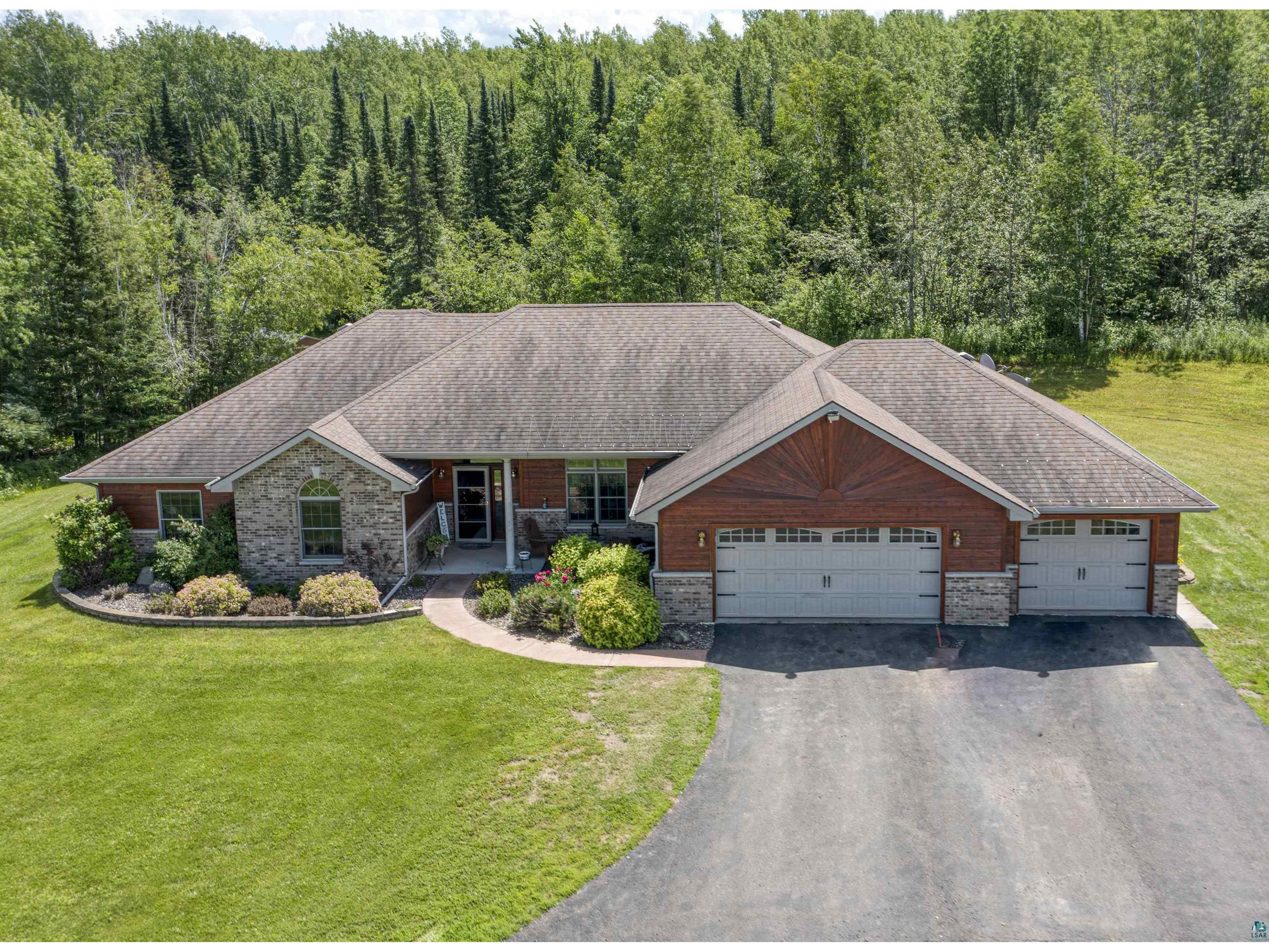 4678 E Ridgeview Dr, Superior, WI, 54880 | MLS: 6114763 | Edina Realty