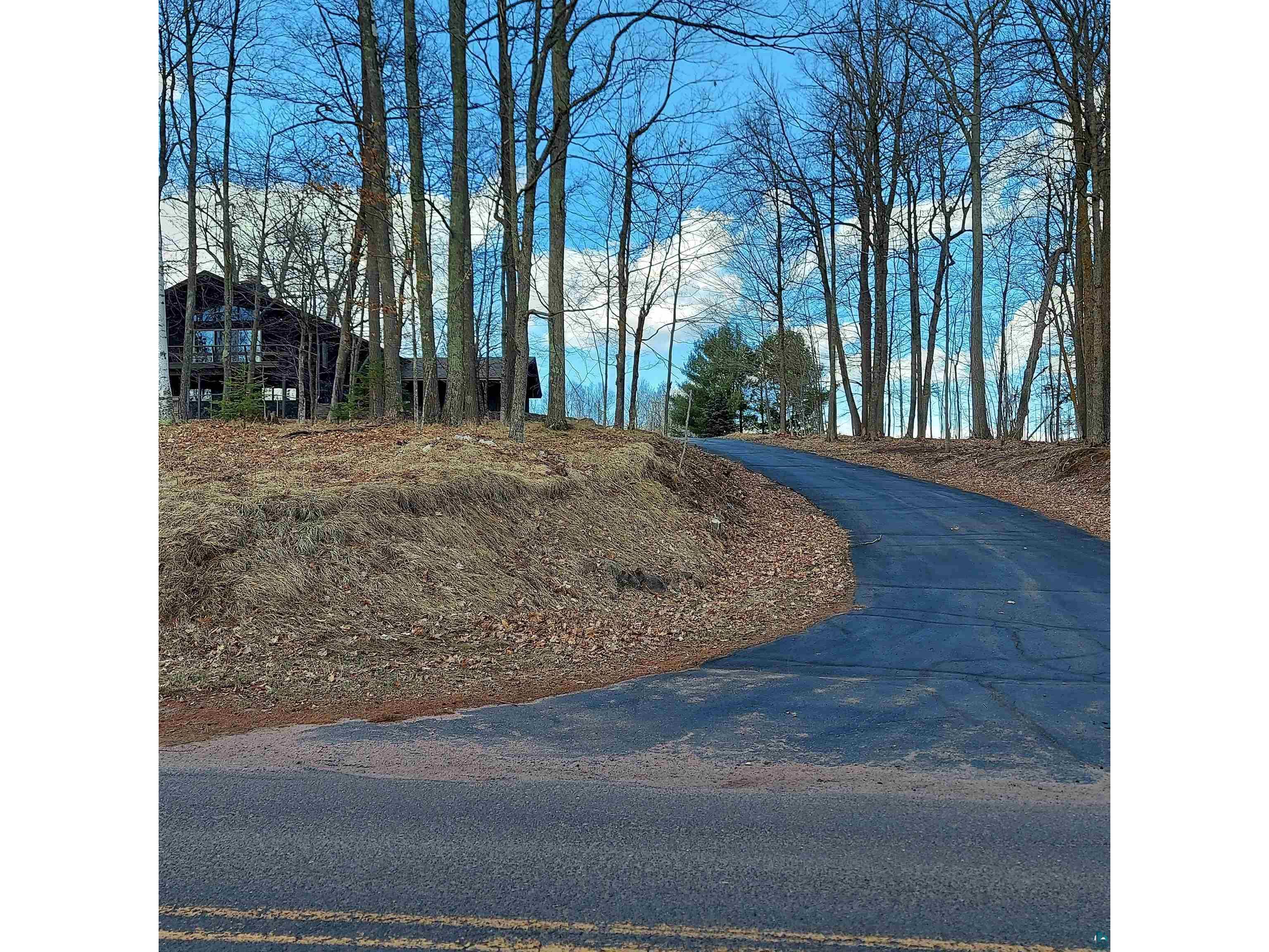 4681 4672 E Tri Lakes Rd, Superior, WI, 54880 | MLS: 6113409 | Edina Realty