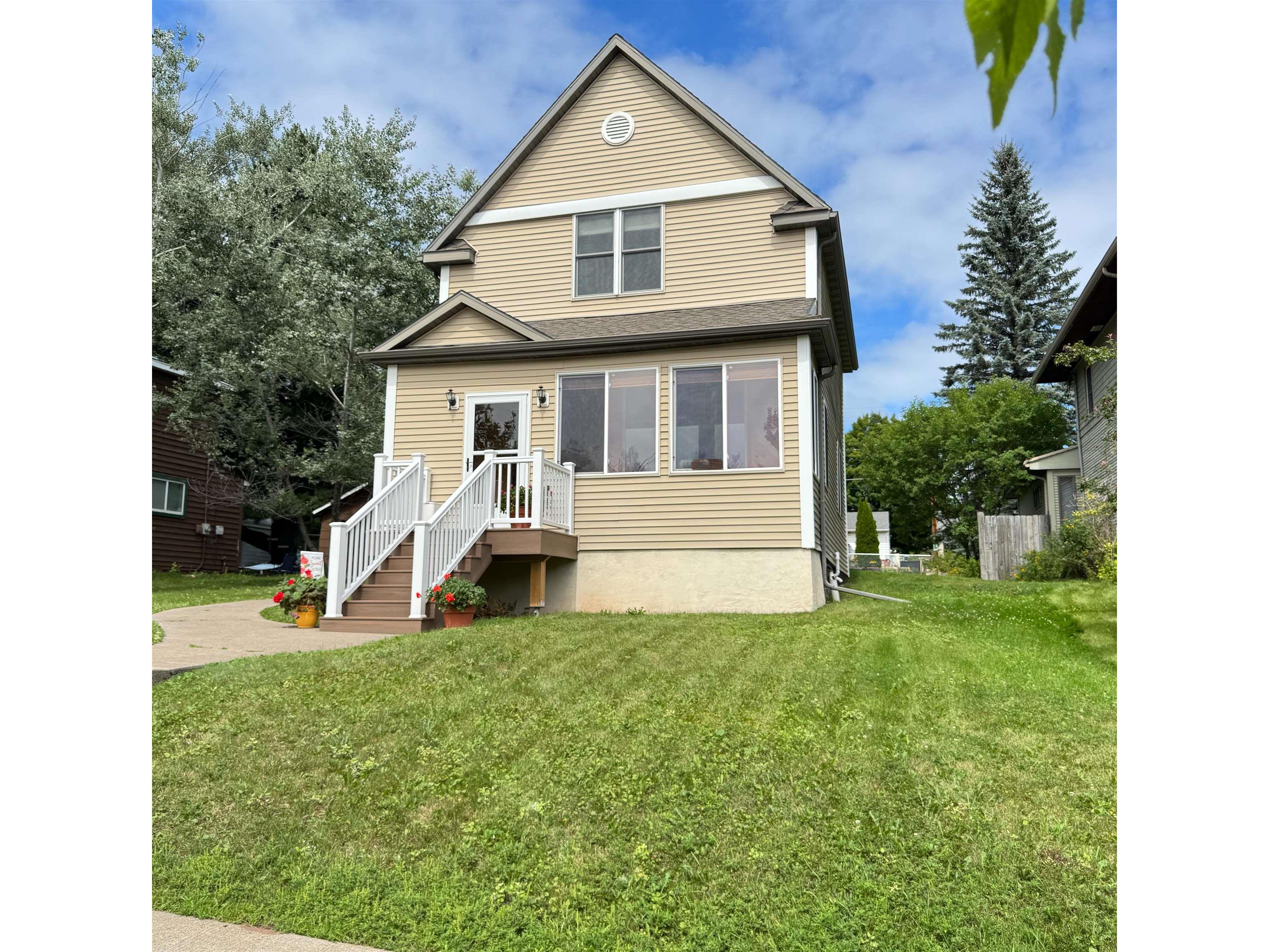 4811 Pitt St, Duluth, MN, 55804 | MLS: 6121075 | Edina Realty