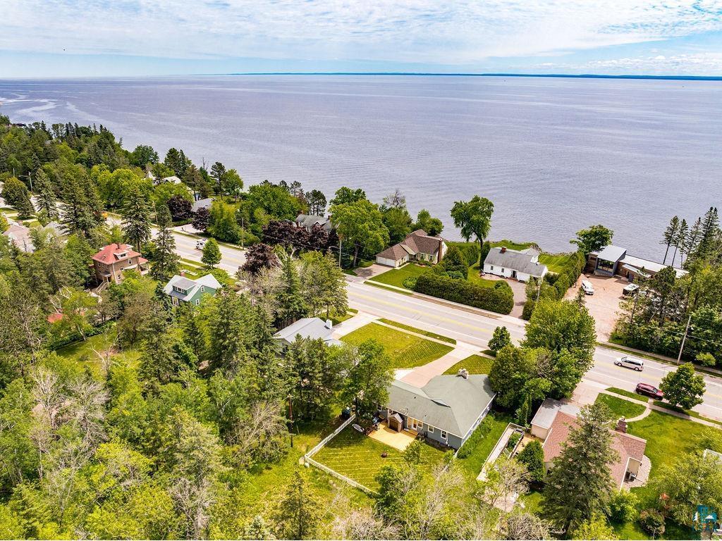 4919 London Rd, Duluth, MN, 55804 | MLS: 6114580 | Edina Realty