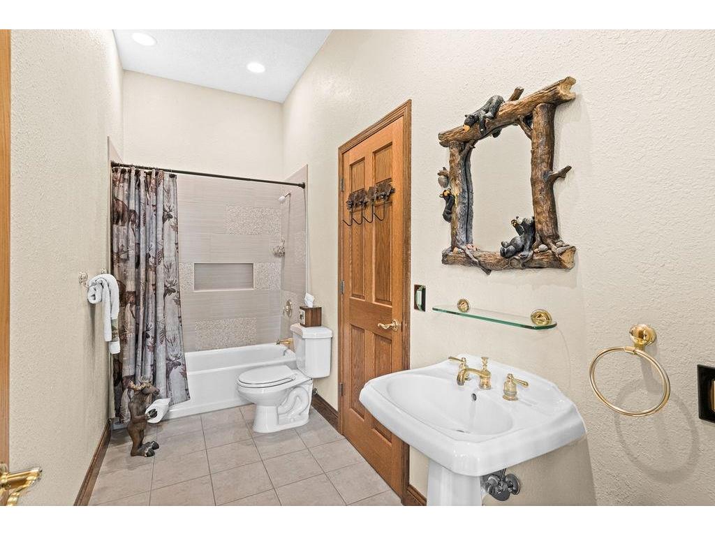 5491 North Shore Dr, Duluth, MN, 55804 | MLS: 6119540 | Edina Realty