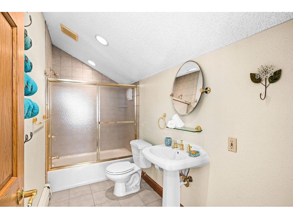 5491 North Shore Dr, Duluth, MN, 55804 | MLS: 6119540 | Edina Realty