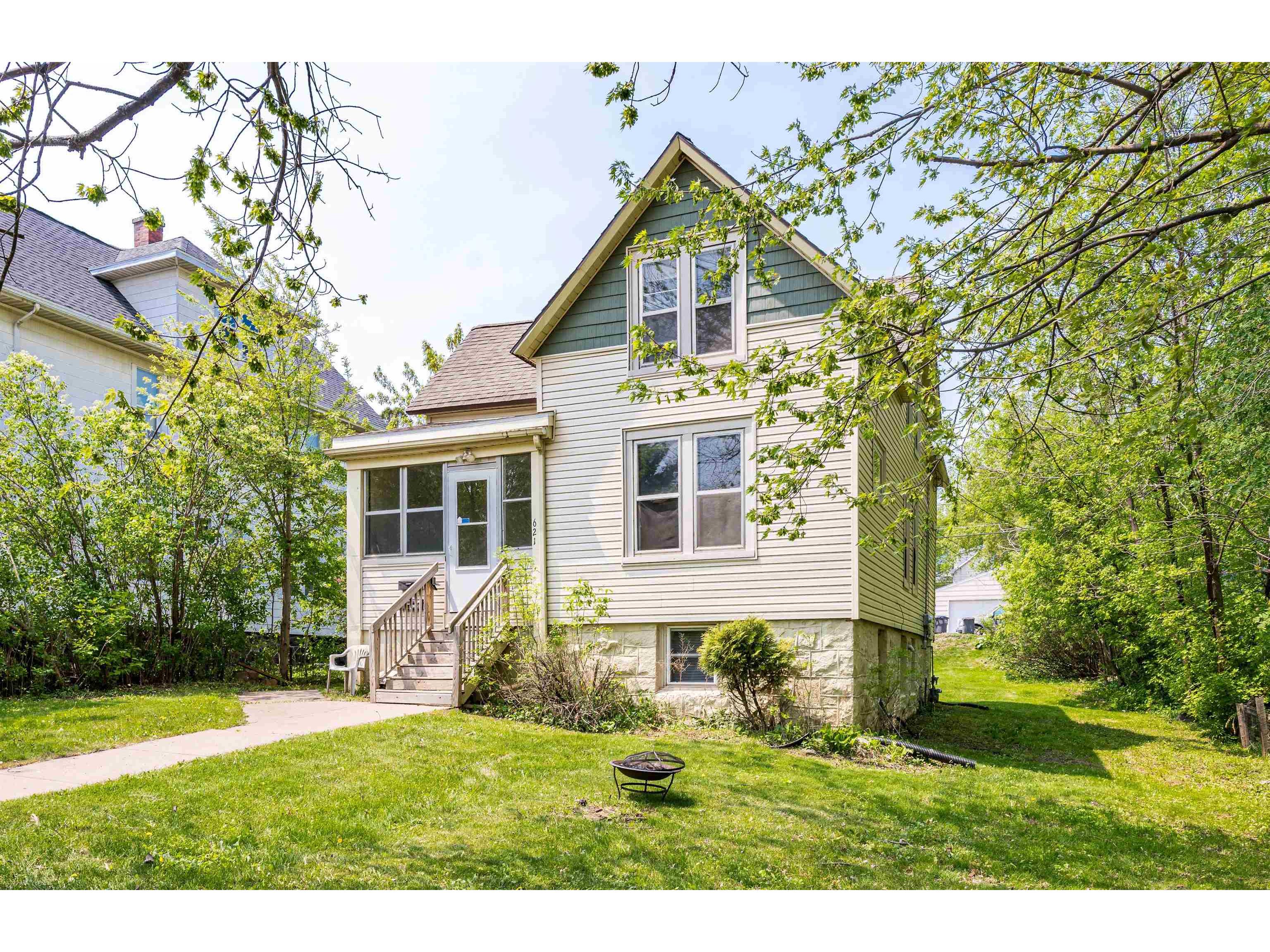 621 E 10th St, Duluth, MN, 55805 | MLS: 6119823 | Edina Realty
