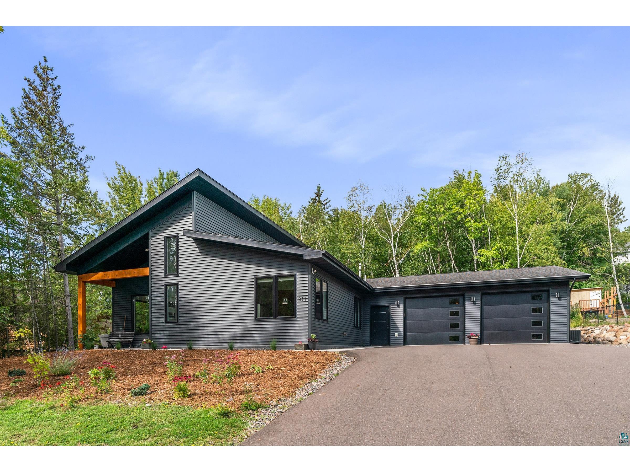 811 Mellwood Ave, Duluth, MN, 55804 | MLS: 6110068 | Edina Realty