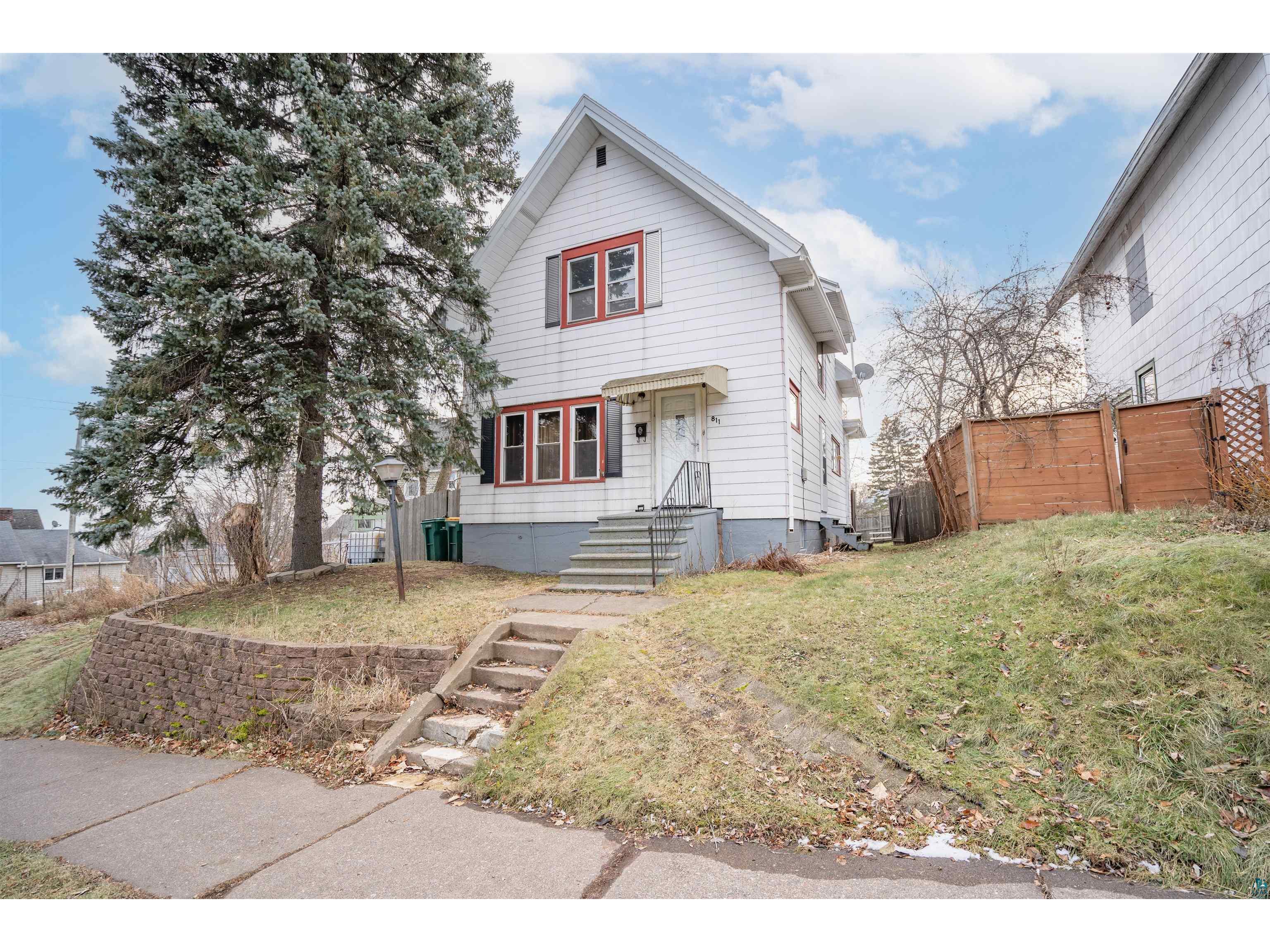 811 N 9th Ave E, Duluth, MN, 55805 | MLS: 6111827 | Edina Realty