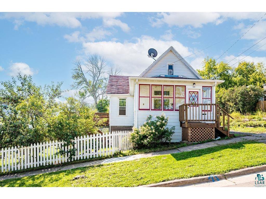 915 N 4th Ave E, Duluth, MN, 55805 | MLS: 6110897 | Edina Realty