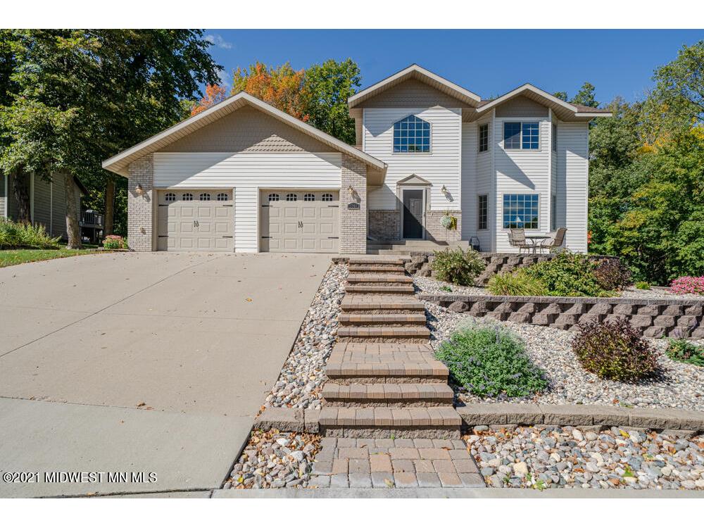 1044 Villa Lane, Detroit Lakes, MN, 56501 | MLS: 20-35021 | Edina Realty