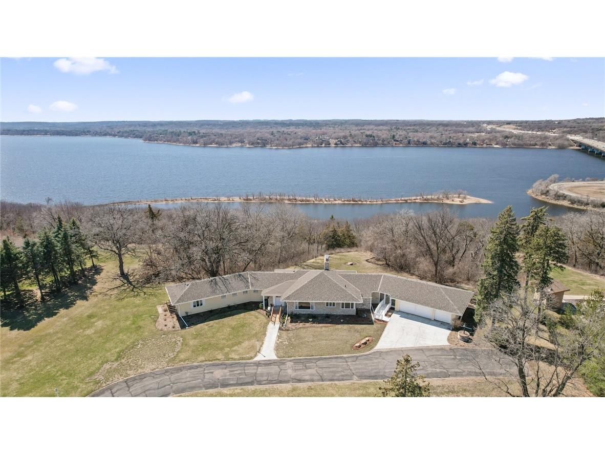 1015 Crest View Drive, Hudson, WI, 54016 | MLS: 1590471 | Edina Realty
