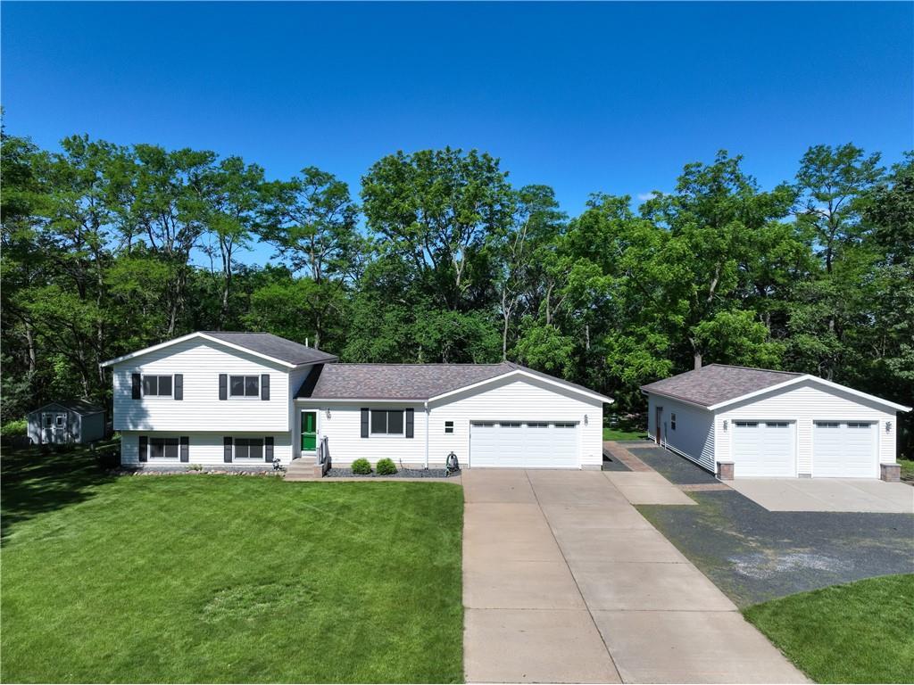 1590 Valley View Drive, Eau Claire, WI, 54701 | MLS: 1585106 | Edina Realty