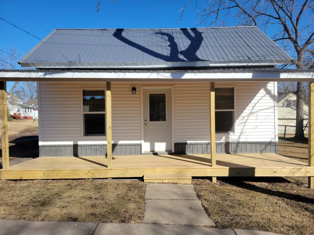 208 N Franklin Street, Stanley, WI, 54768 | MLS: 1589661 | Edina Realty