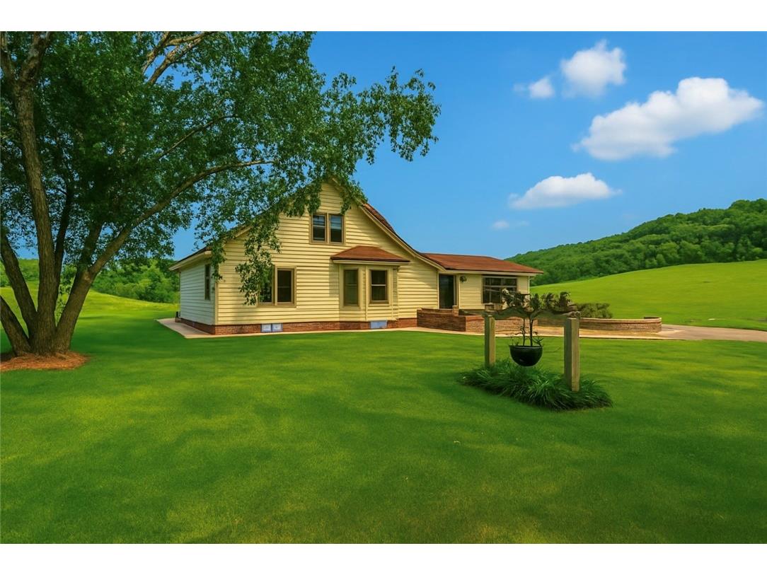 27864 W County Road Q, Independence, WI, 54747 | MLS: 1592244 | Edina ...