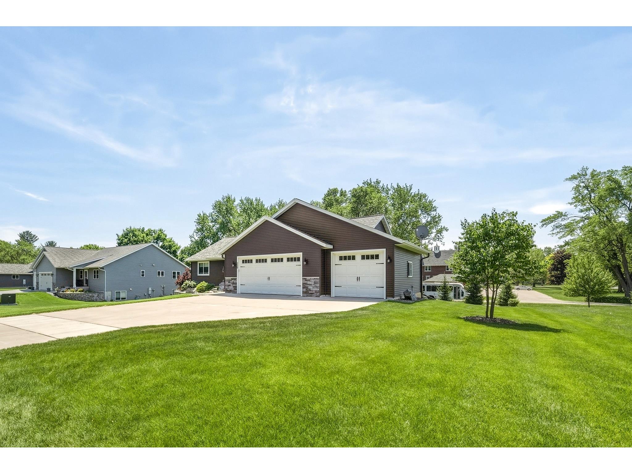 329 Rutledge Street, Chippewa Falls, WI, 54729 | MLS: 1601557 | Edina ...