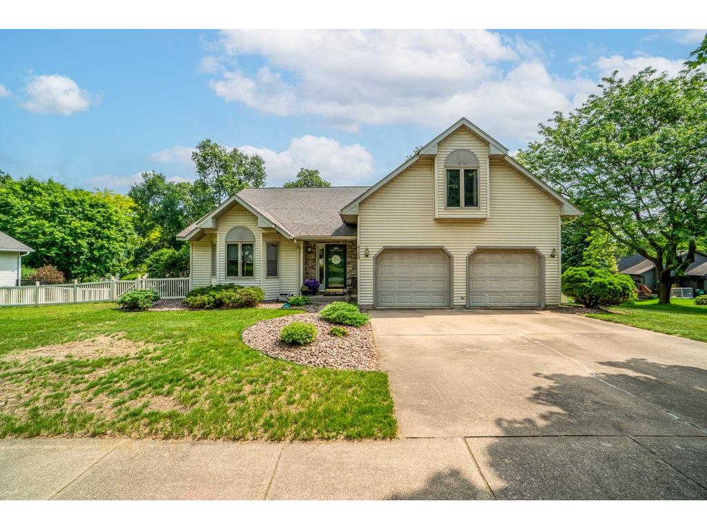 4129 Birch Crest Lane, Eau Claire, WI, 54701 | MLS: 1592827 | Edina Realty
