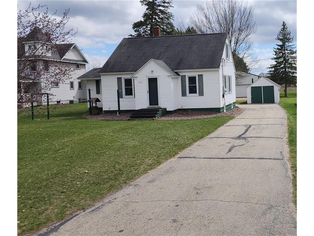 430 Pine Avenue, Taylor, WI, 54659 | MLS: 1581288 | Edina Realty