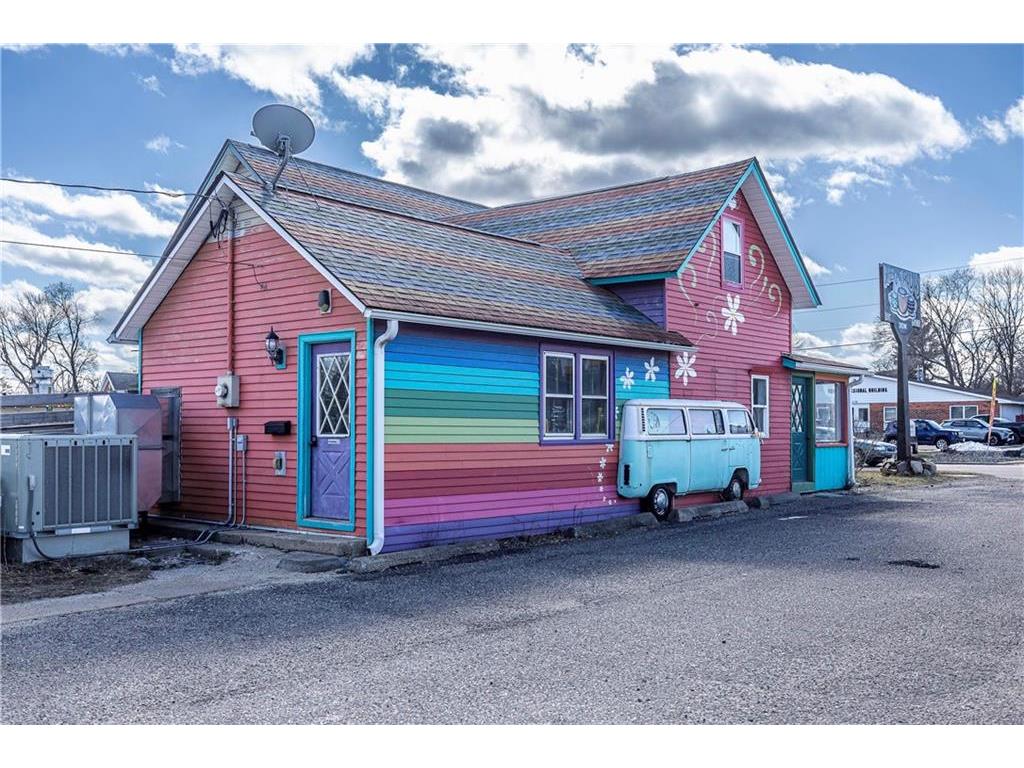 437 Water Street, Black River Falls, WI, 54615 | MLS: 1580594 | Edina ...