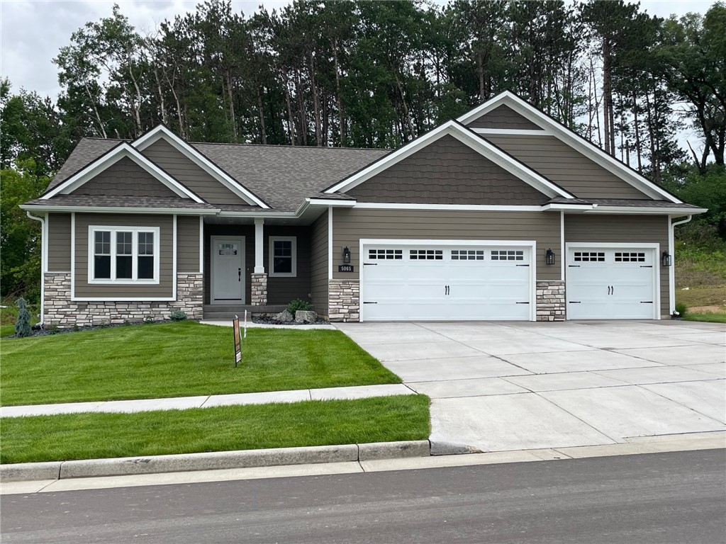 5065 Timber Bluff Drive, Eau Claire, WI, 54701 | MLS: 1570131 | Edina ...