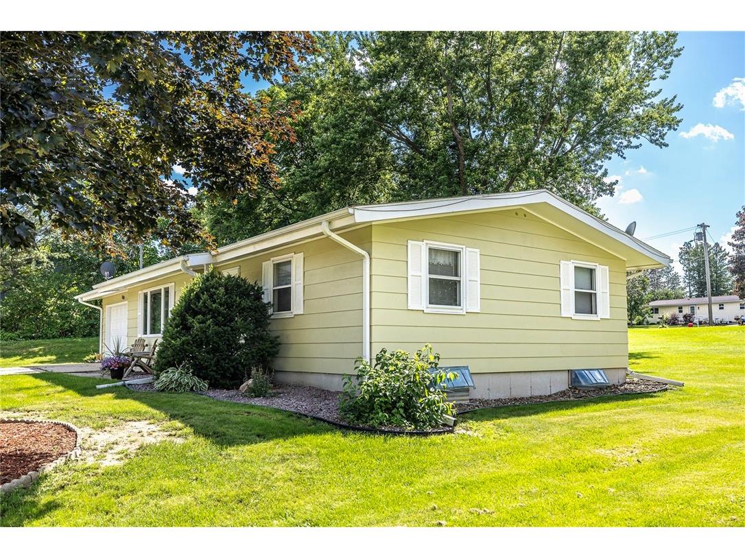 620 N 10th Street, Black River Falls, WI, 54615 | MLS: 1593256 | Edina ...